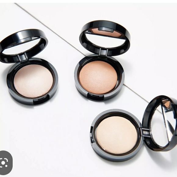 Laura Geller | Makeup | Laura Geller Baked Natural Glow Highlighter In ...